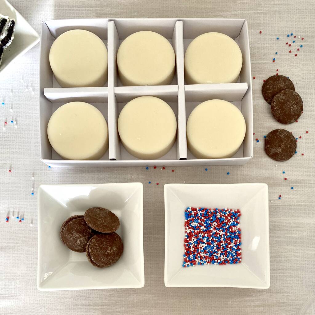 King's Coronation Make Your Own Oreo Kit - Yumbles.com