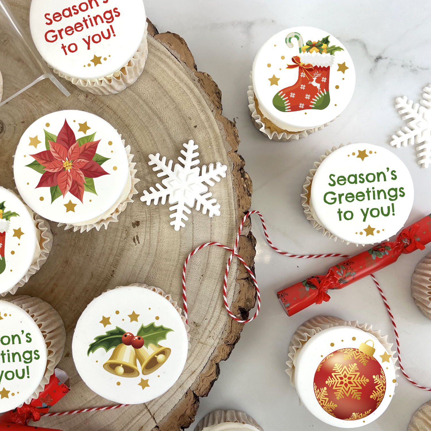 Classic Christmas Cupcakes - Yumbles.com