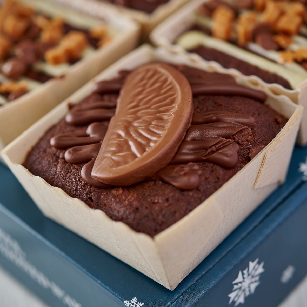 Artisan Twelve Chocolate Cakes of Christmas - Yumbles.com