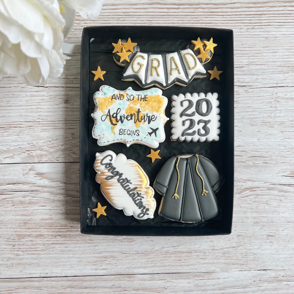 Graduation Biscuit Gift Box - Yumbles.com