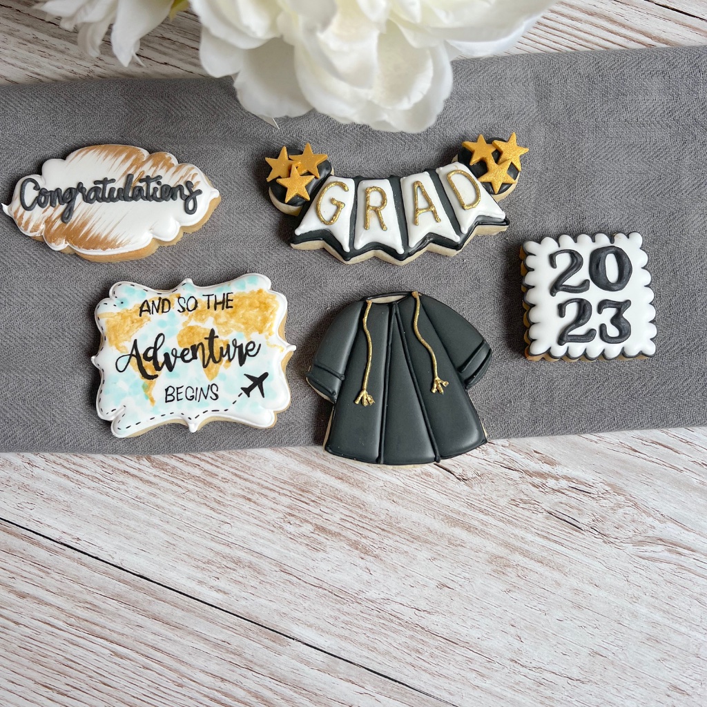Graduation Biscuit Gift Box - Yumbles.com