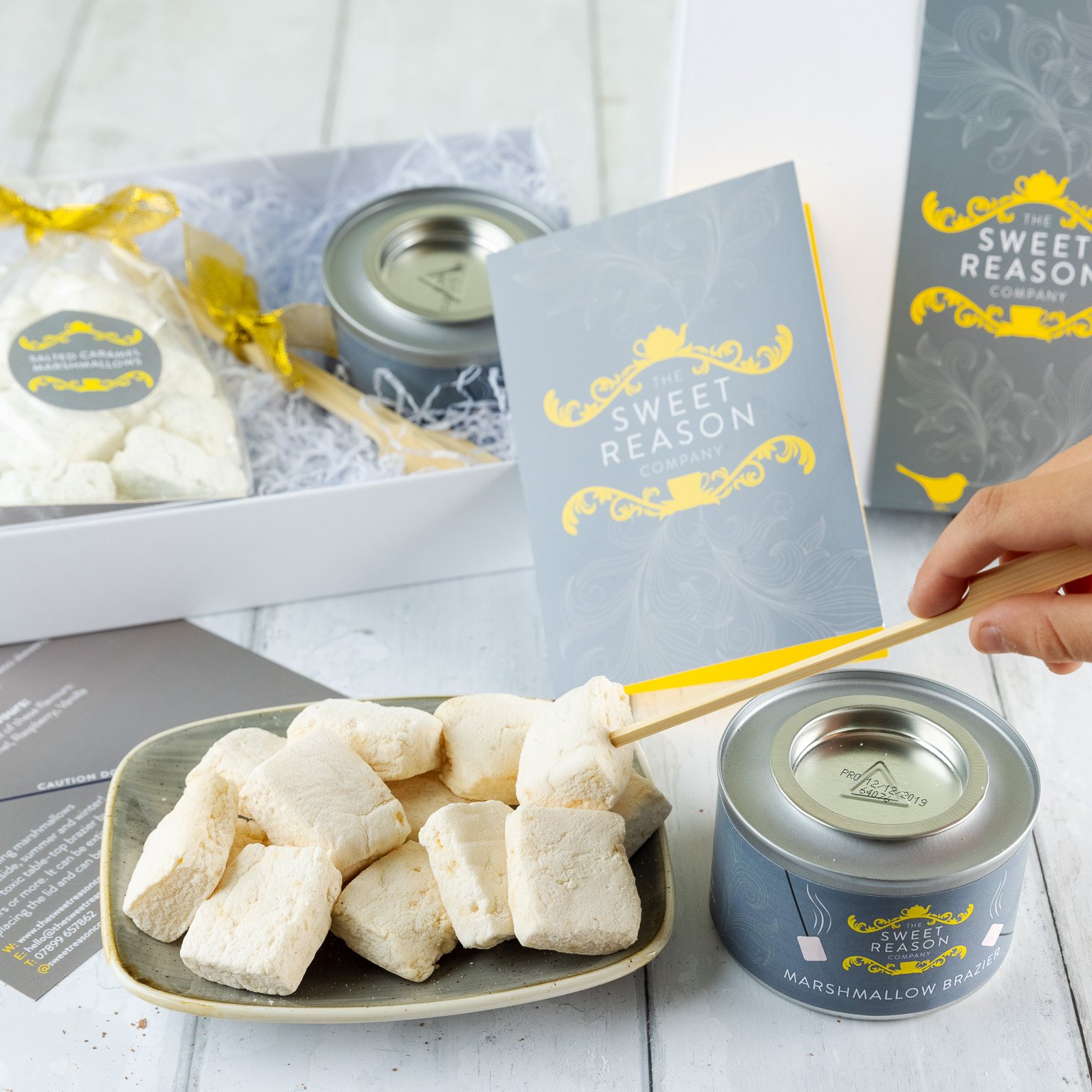 Salted Caramel Marshmallows Luxury Toasting Box - Yumbles.com