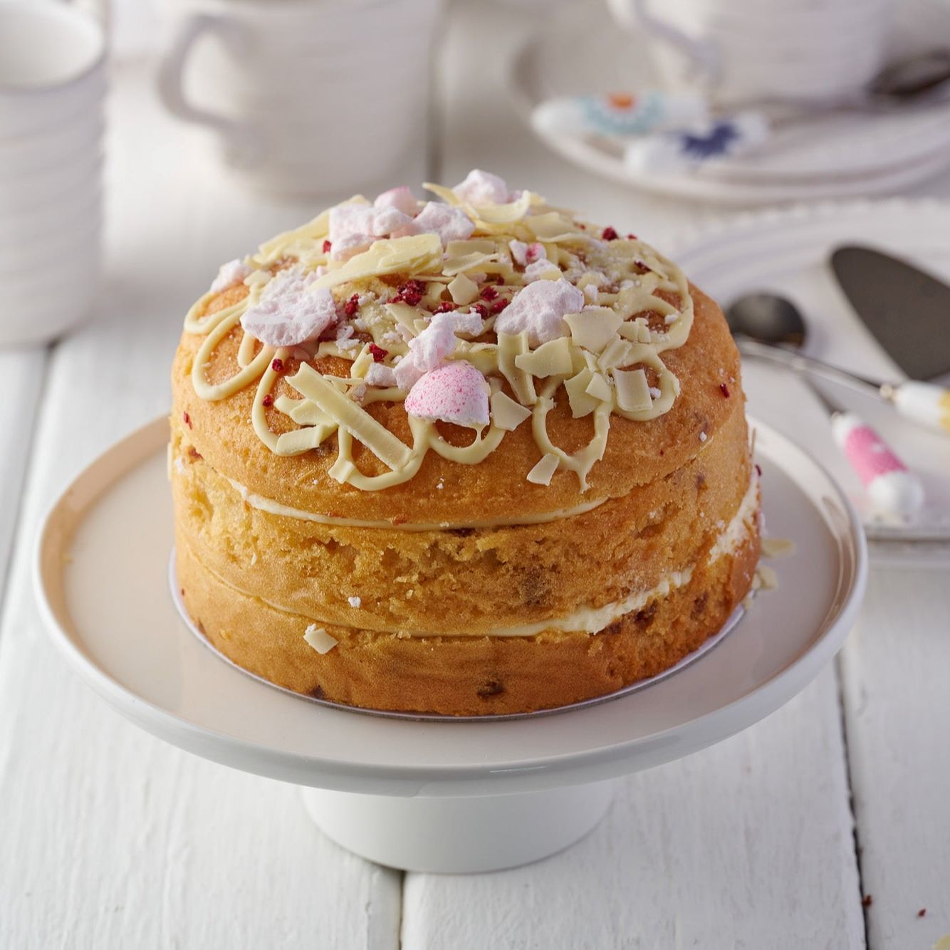 Eton Mess Sponge Cake - 6 inch - Yumbles.com