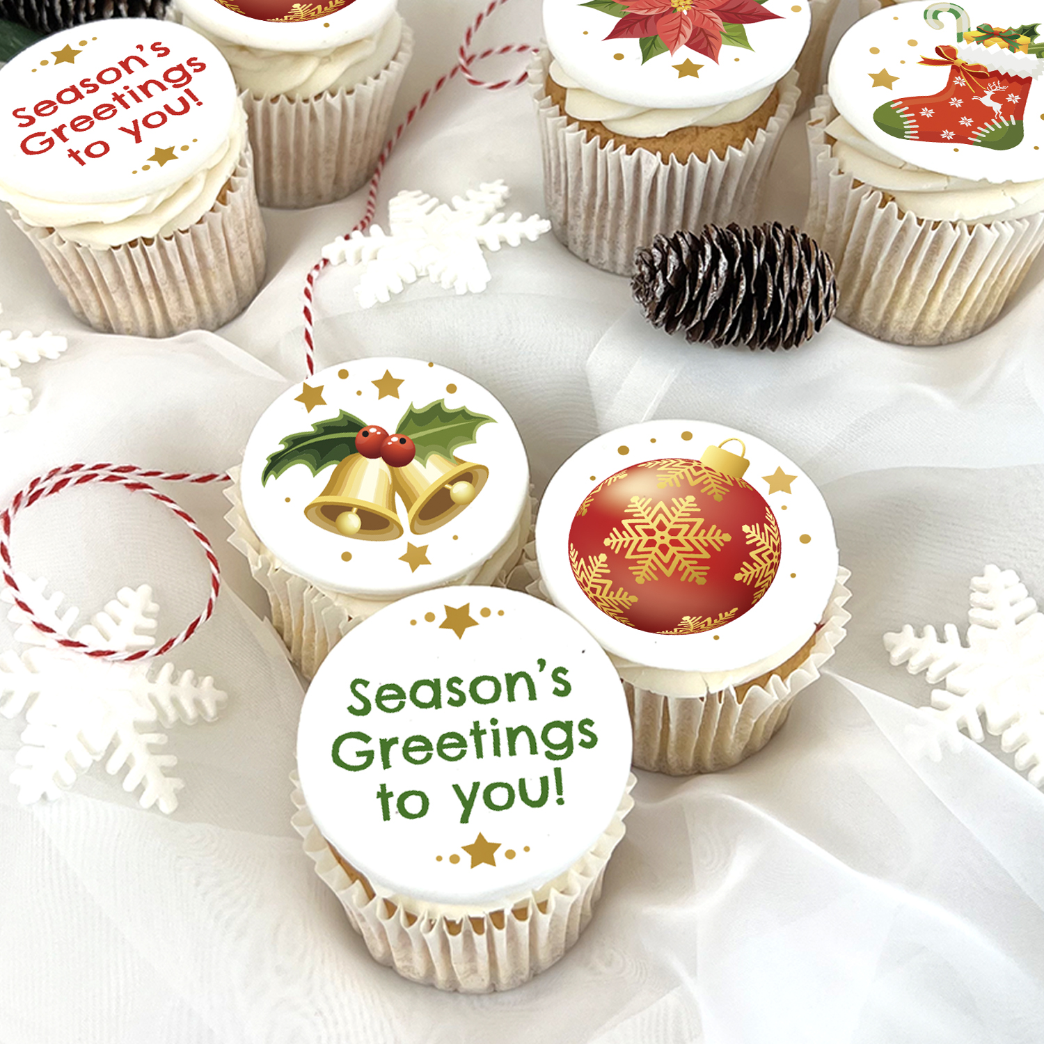 Classic Christmas Cupcakes - Yumbles.com