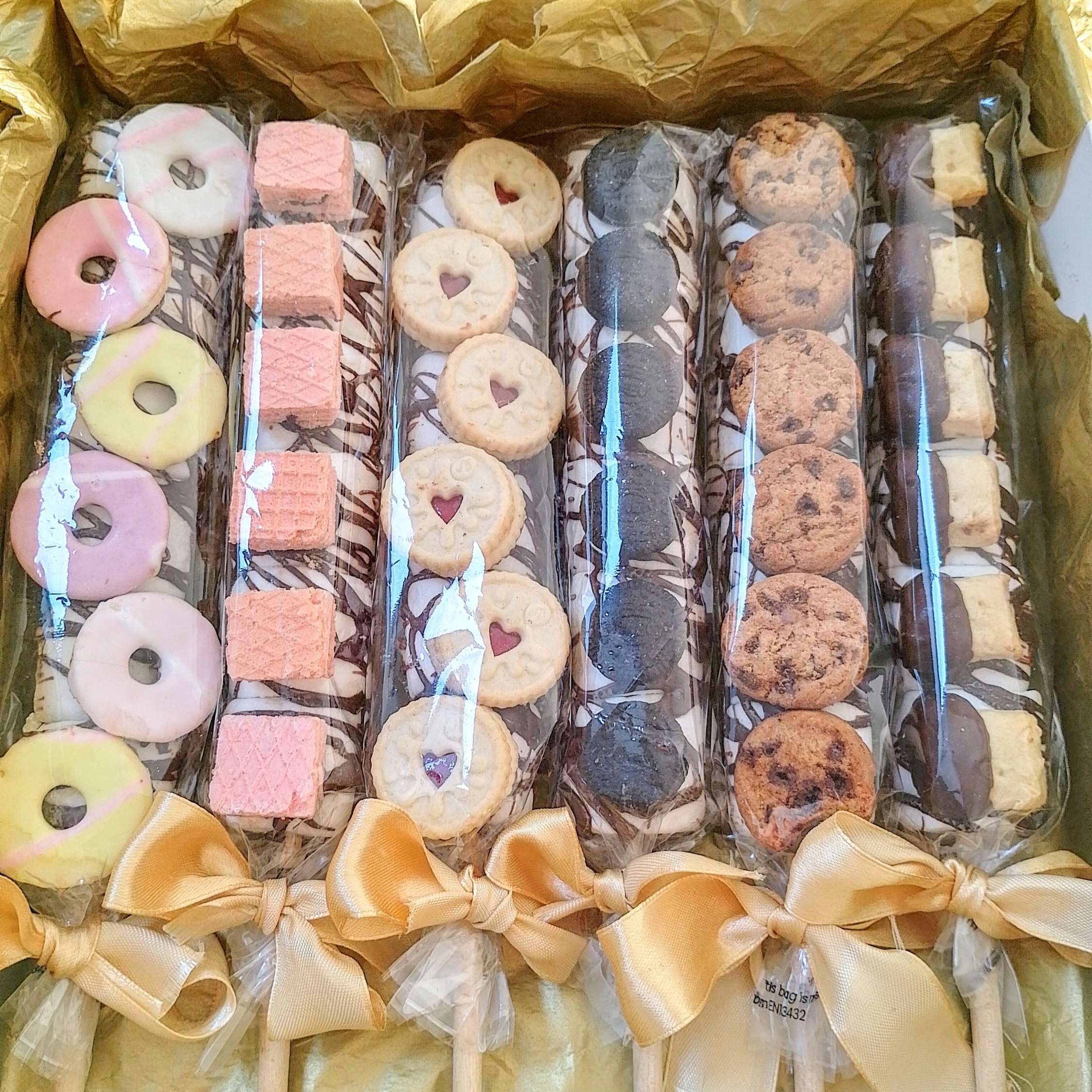 Miniature Cookies and Marshmallow Pops Selection Box (Vegan Friendly ...