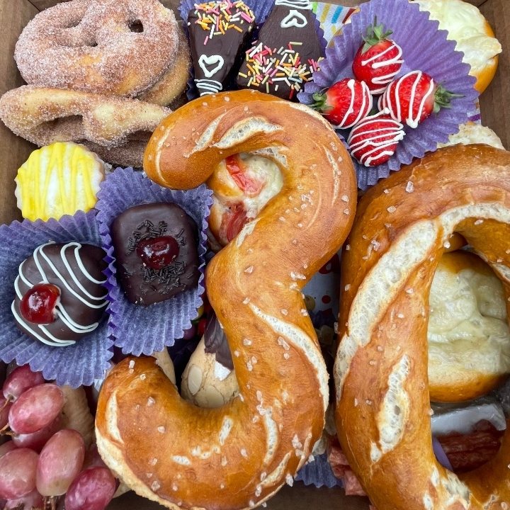 Pretzel Numbers & Letters - Yumbles.com