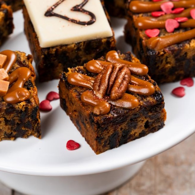 Valentines Caramel & Date Fruit Cake Selection - Yumbles.com