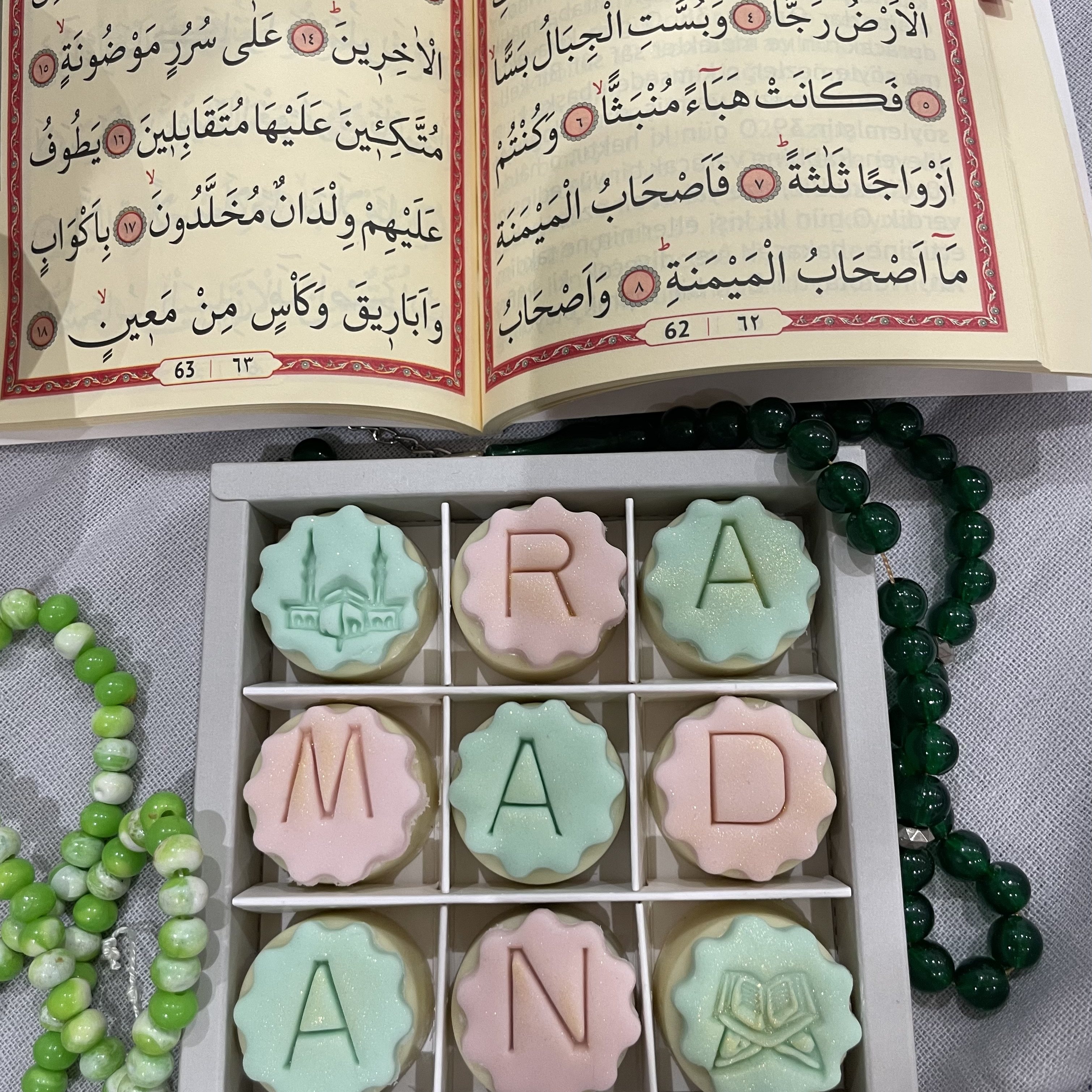 Ramadan Kareem Mini chocolate coated oreos - Yumbles.com