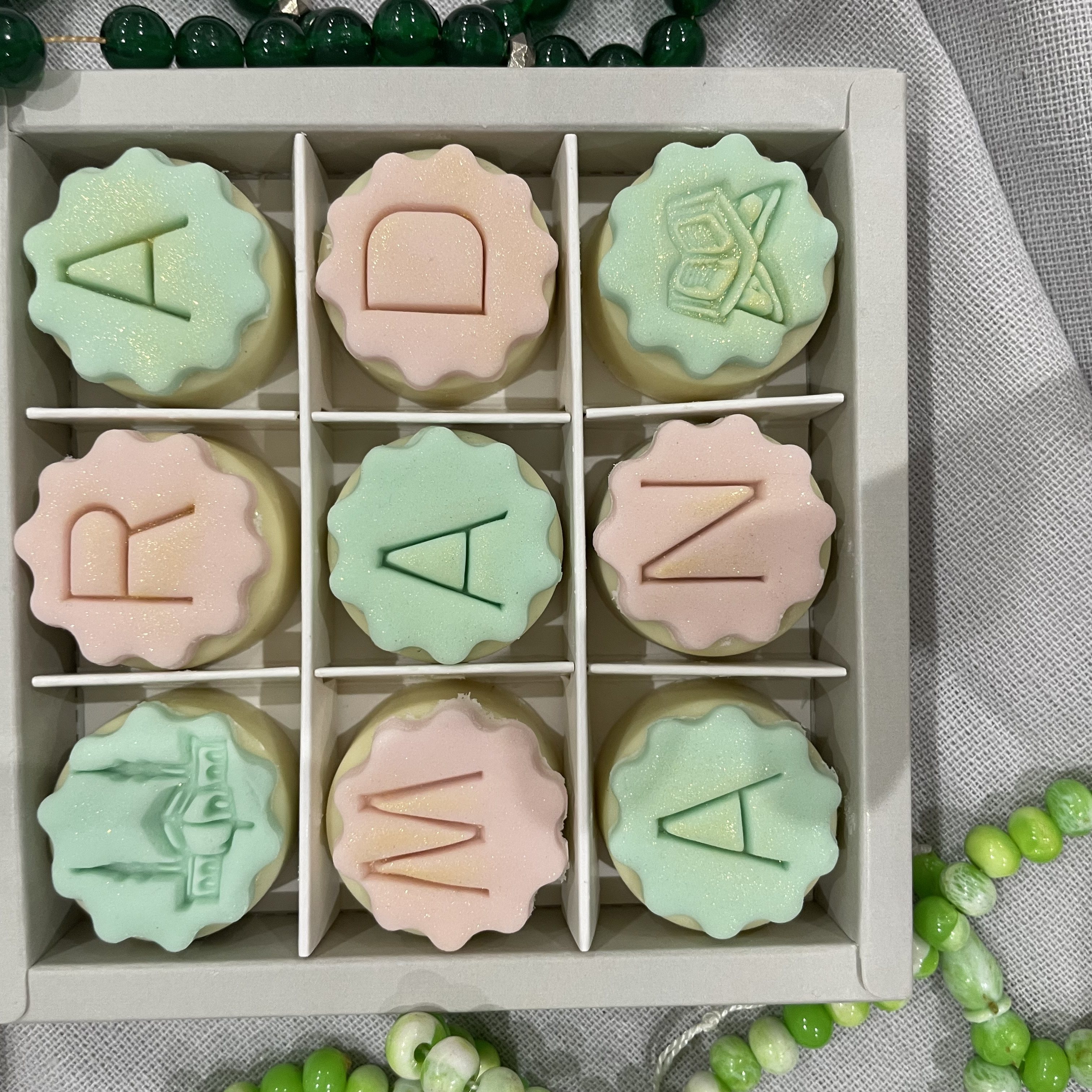 Ramadan Kareem Mini chocolate coated oreos - Yumbles.com