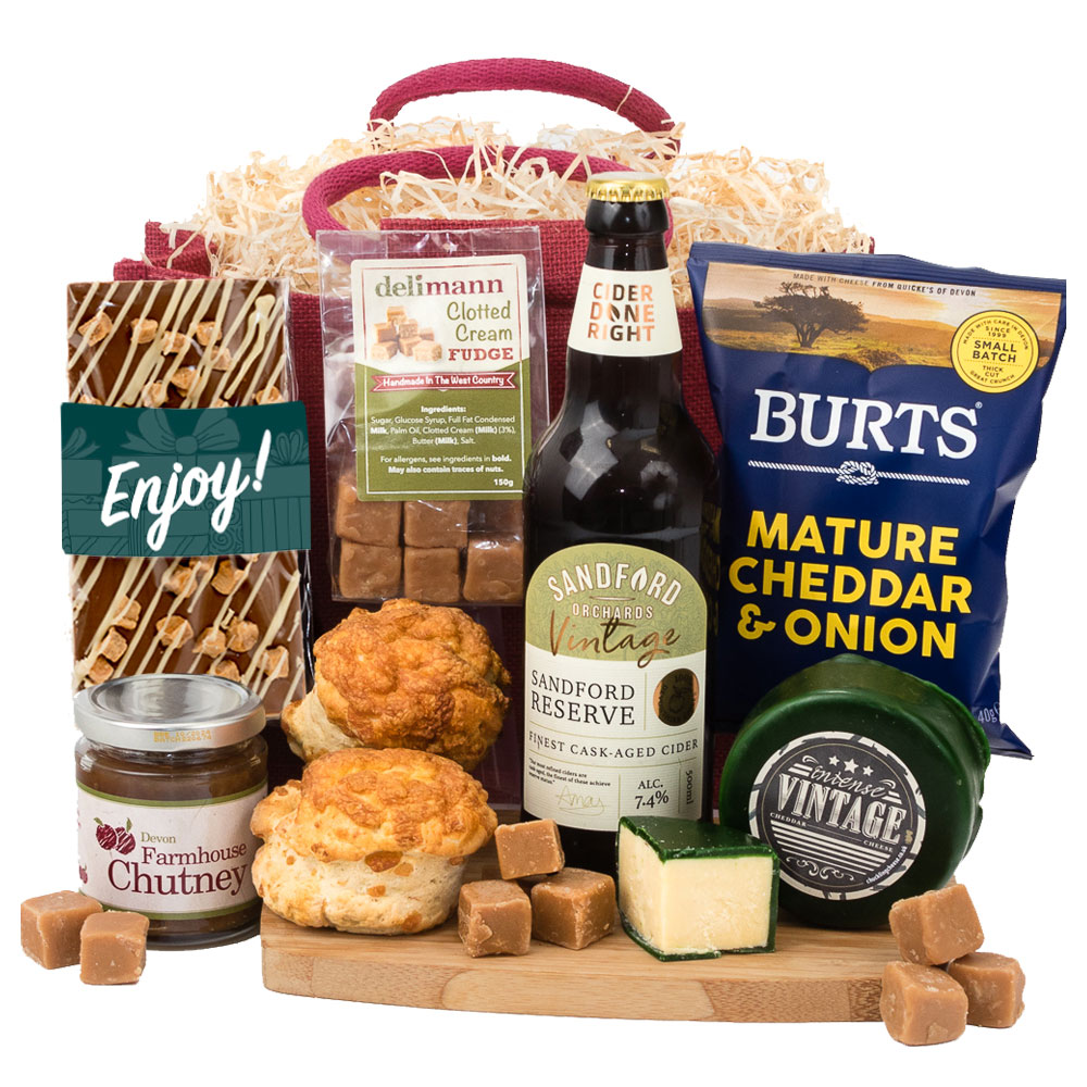 The Perfect Picnic Gift Hamper - With Cheese, Chutney & Chocolate ...