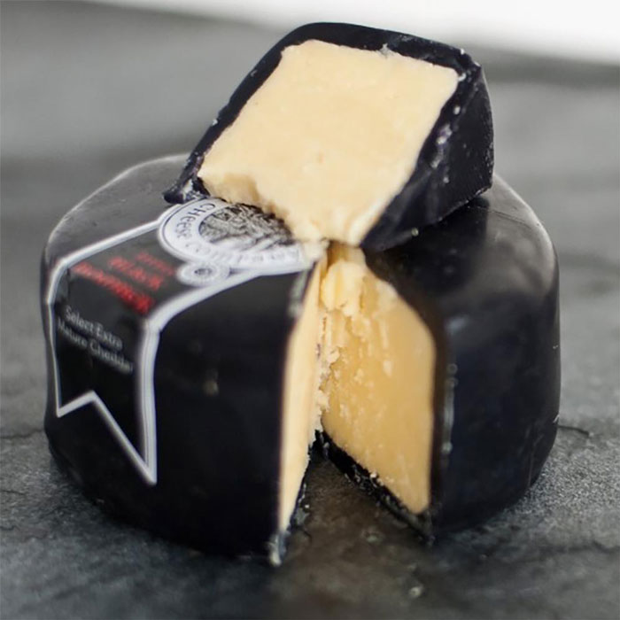 Cheese & Savoury Nibbles Gift Hamper - Yumbles.com