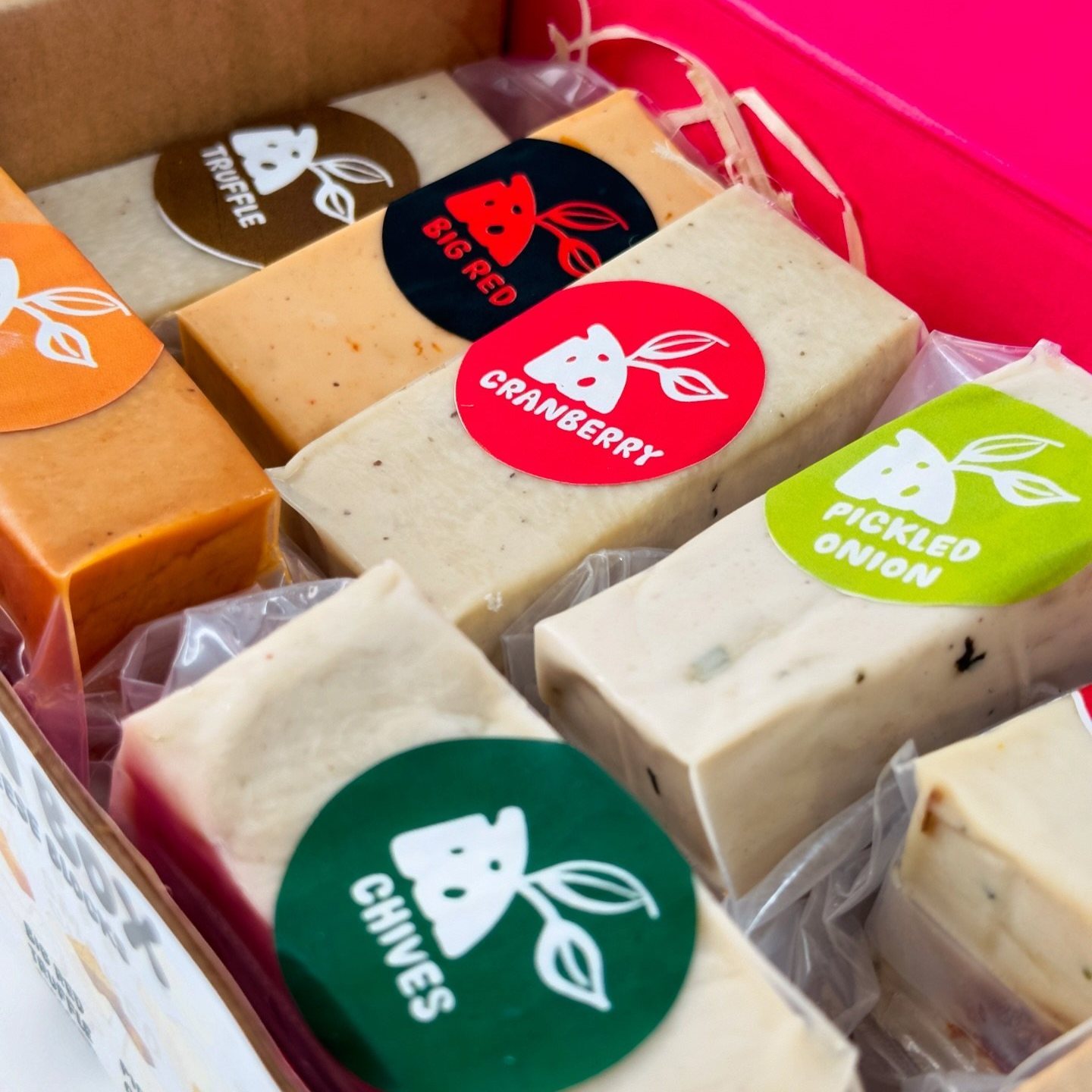 Vegan Chease Selection Box - Yumbles.com