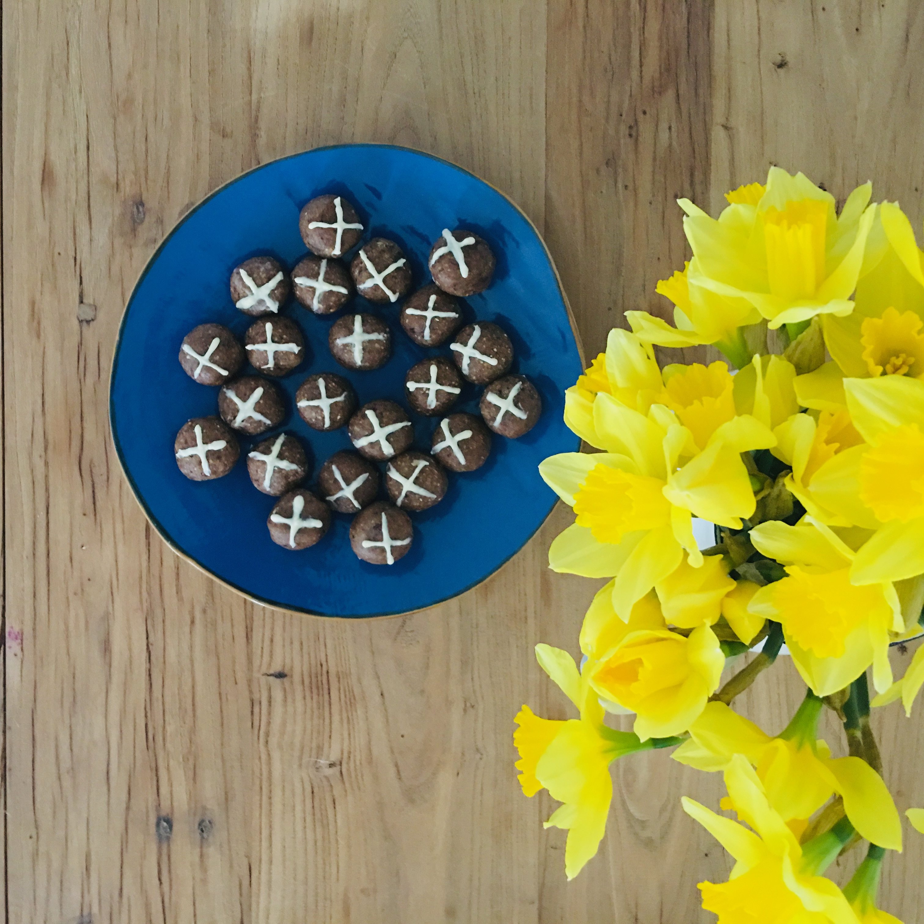 Claire's Amazeballs Hot Cross Balls - Yumbles.com