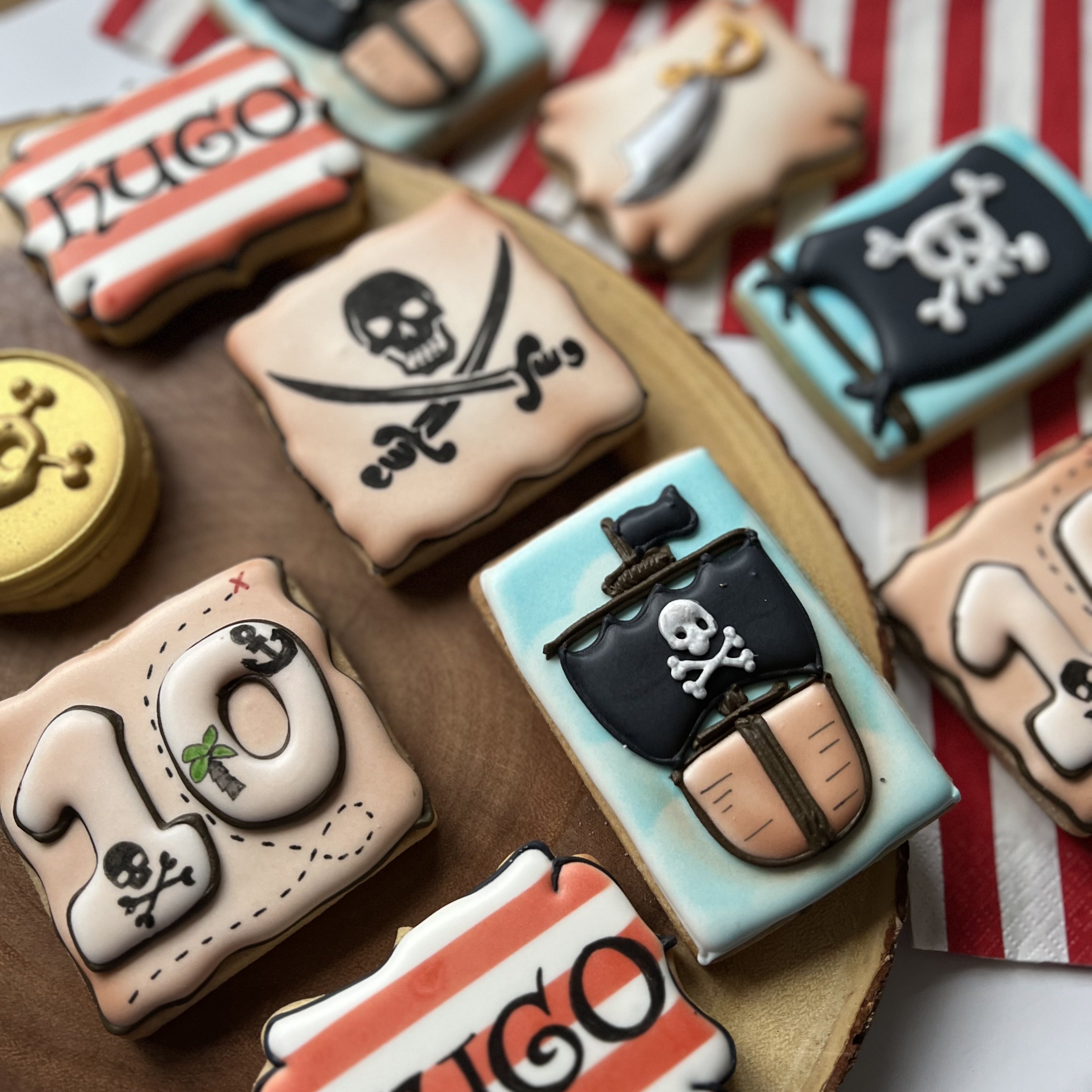Pirate Party Themed Biscuit Favours - Set Of 15 - Yumbles.com