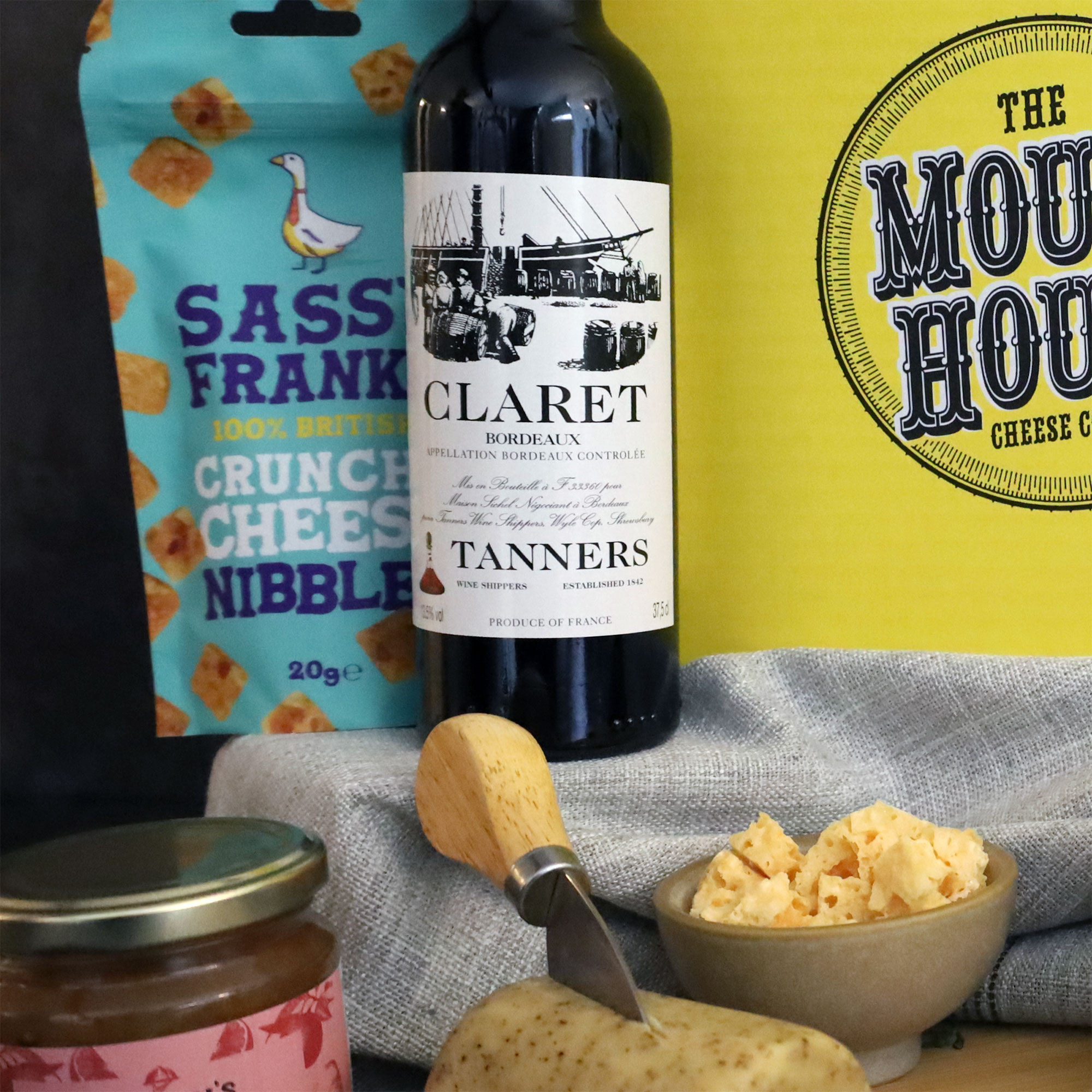 Classic Red Wine & Cheese Hamper - Yumbles.com