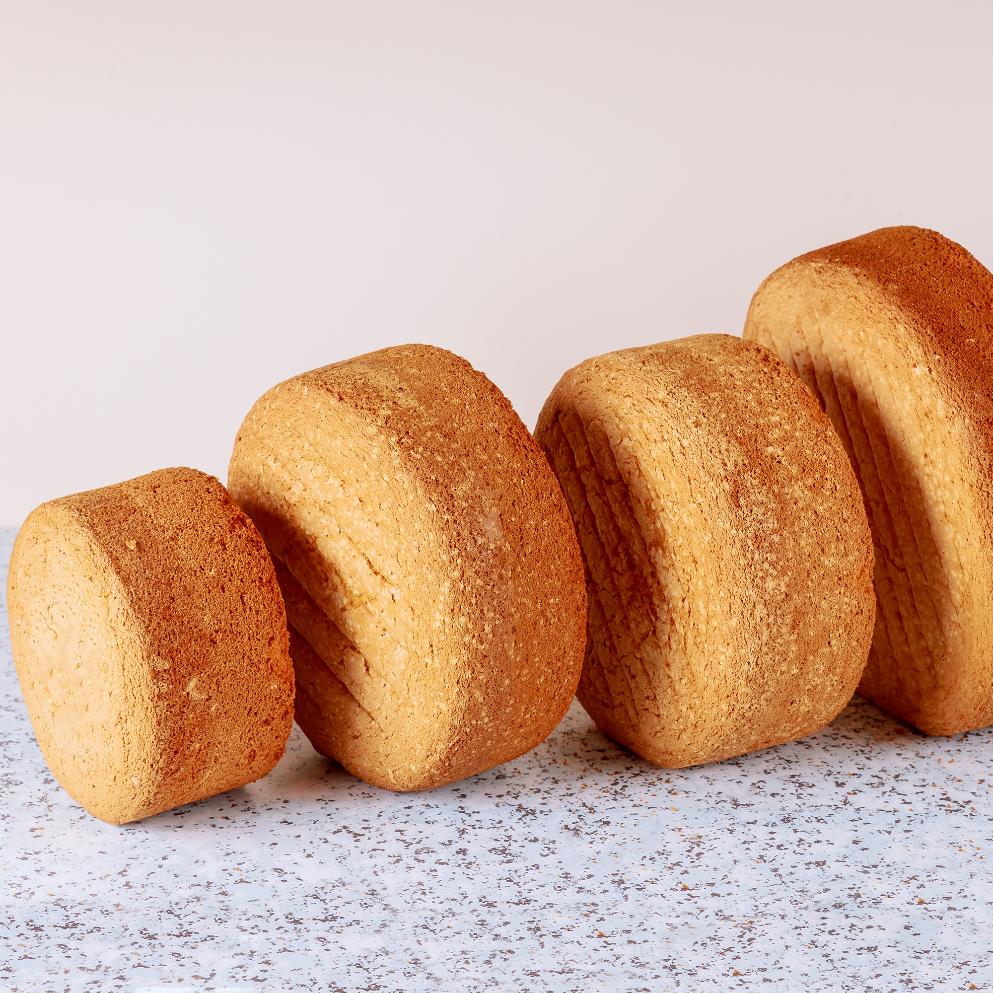 Ready to Decorate Vanilla Sponge Single Tier - Yumbles.com