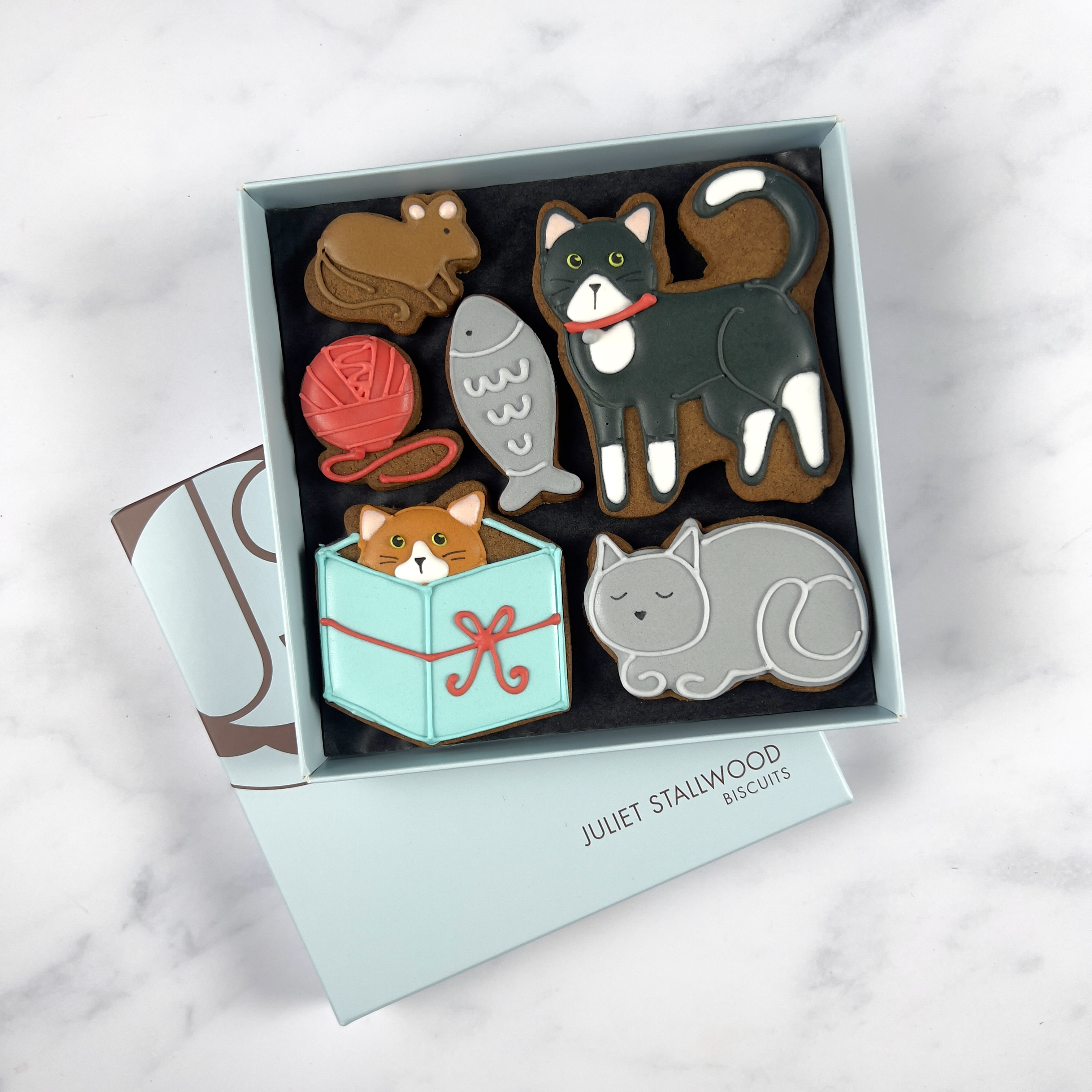 Cats Gingerbread Biscuit Box - Yumbles.com