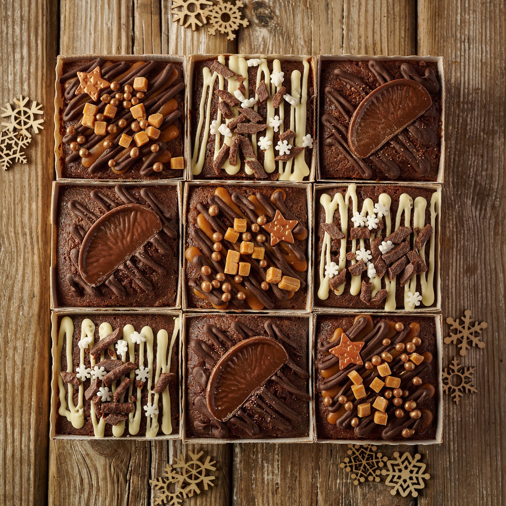 Deluxe Festive Chocolate Truffle Cake - 9 Piece Gifting Selection ...