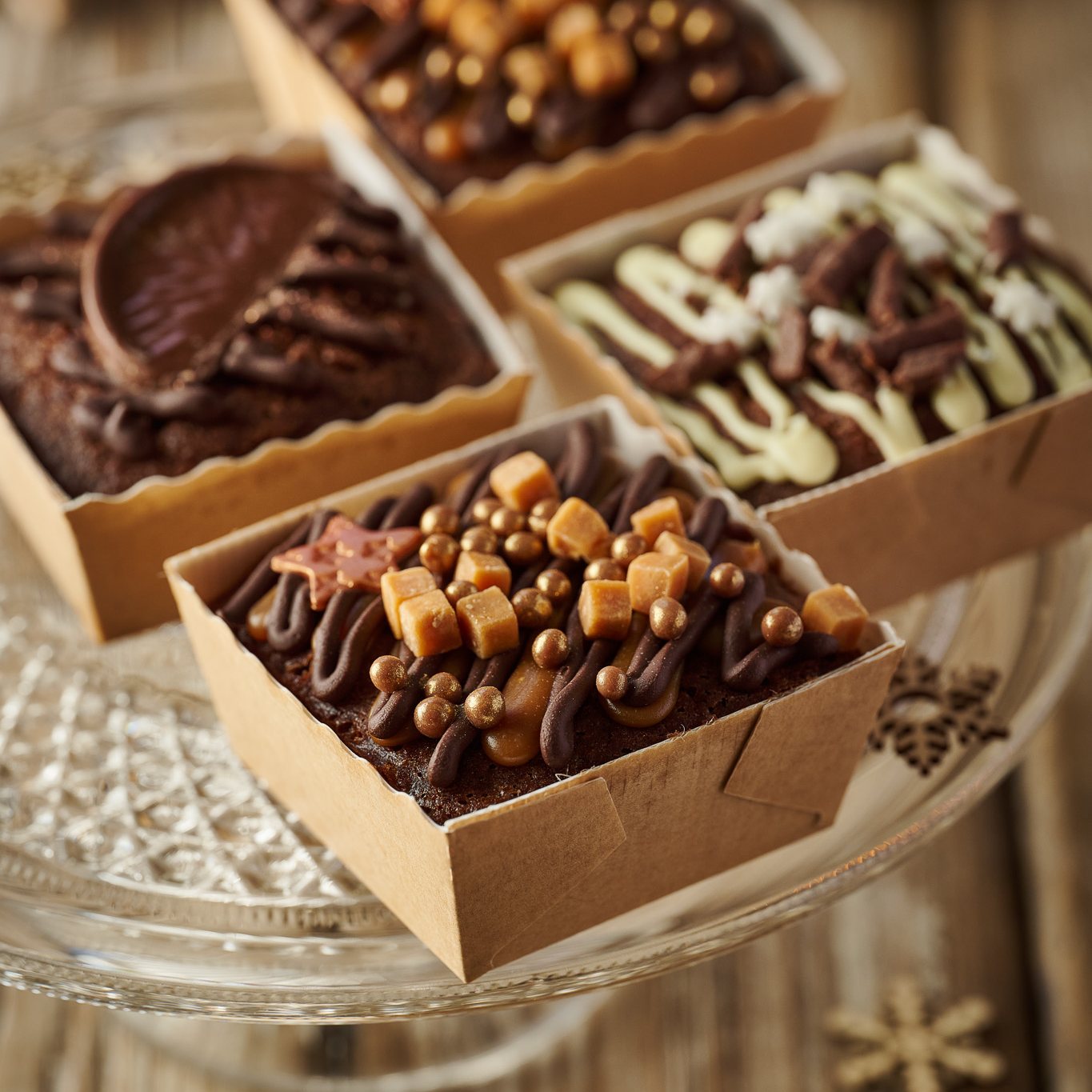 Deluxe Festive Chocolate Truffle Cake - 9 Piece Gifting Selection ...