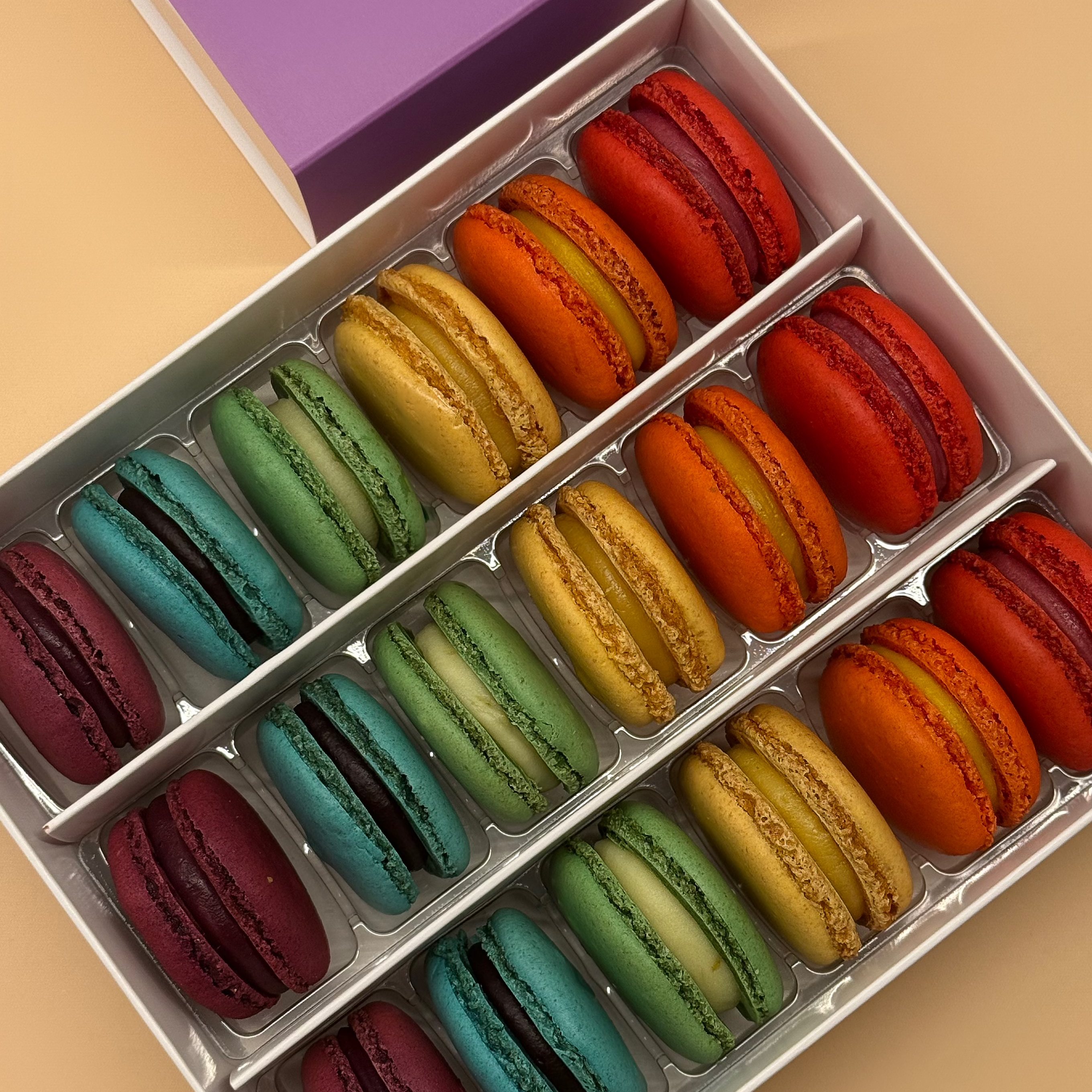 18 Rainbow Fruits Macarons Gift Box - Yumbles.com