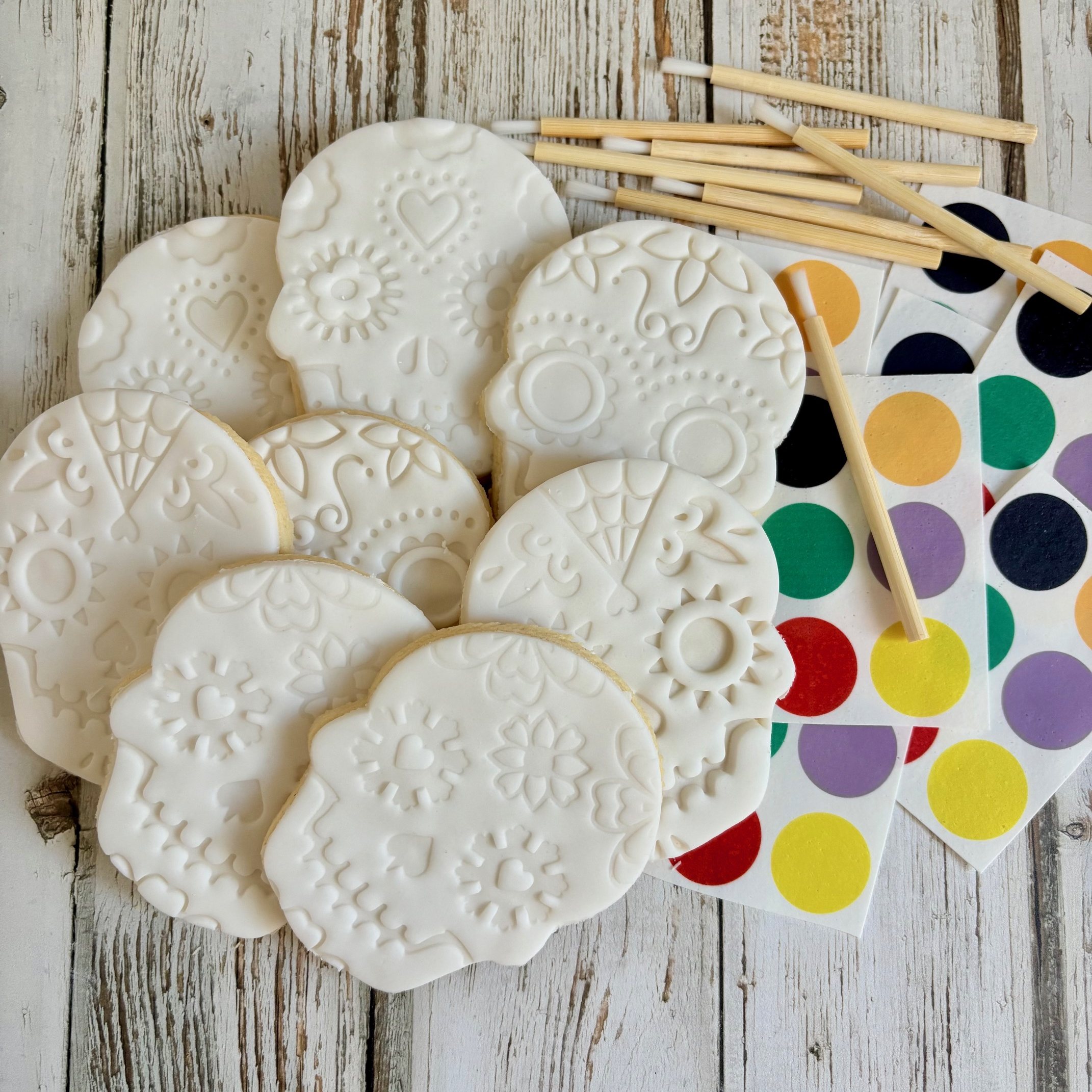 Paint Your Own - Halloween Biscuit Decorating Kit Gift - Yumbles.com