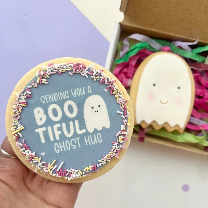 Ghost Hug Halloween Biscuit Gift Set - Yumbles.com