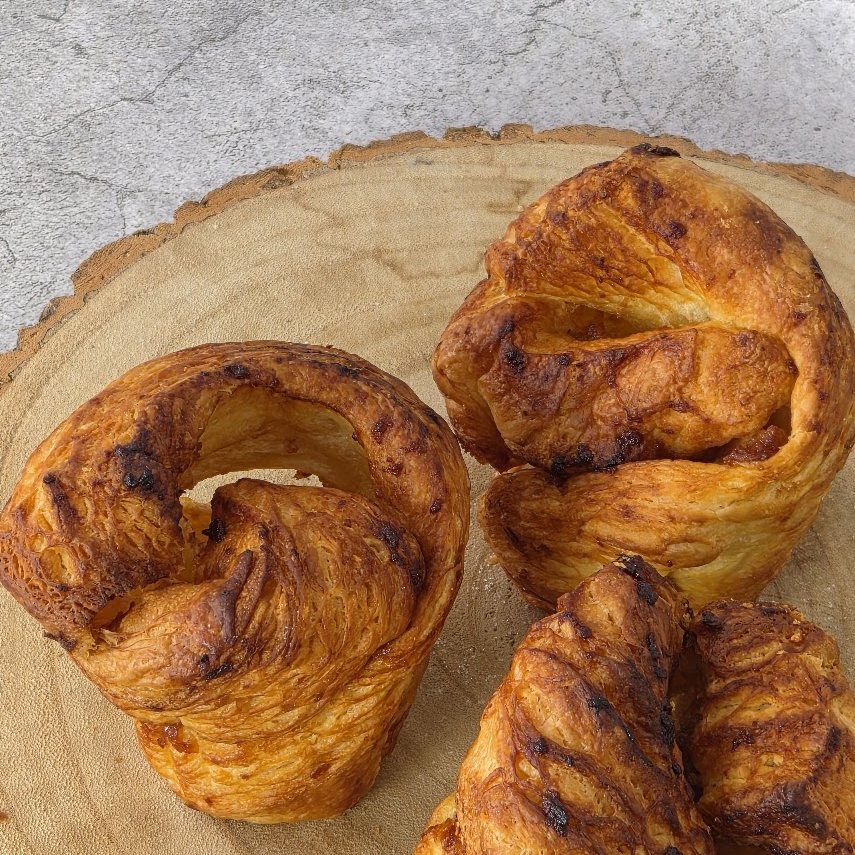 6 Pumpkin Spice Cornish Cruffins - Yumbles.com