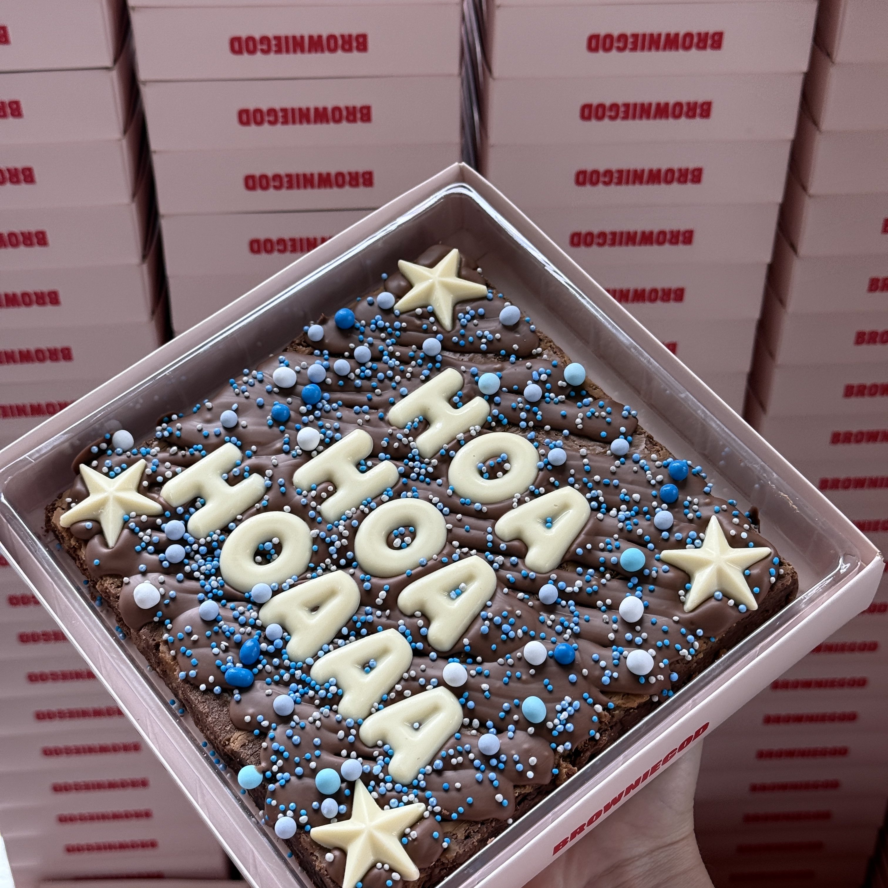 Customisable Edible Message Brownie Gift Box - Yumbles.com