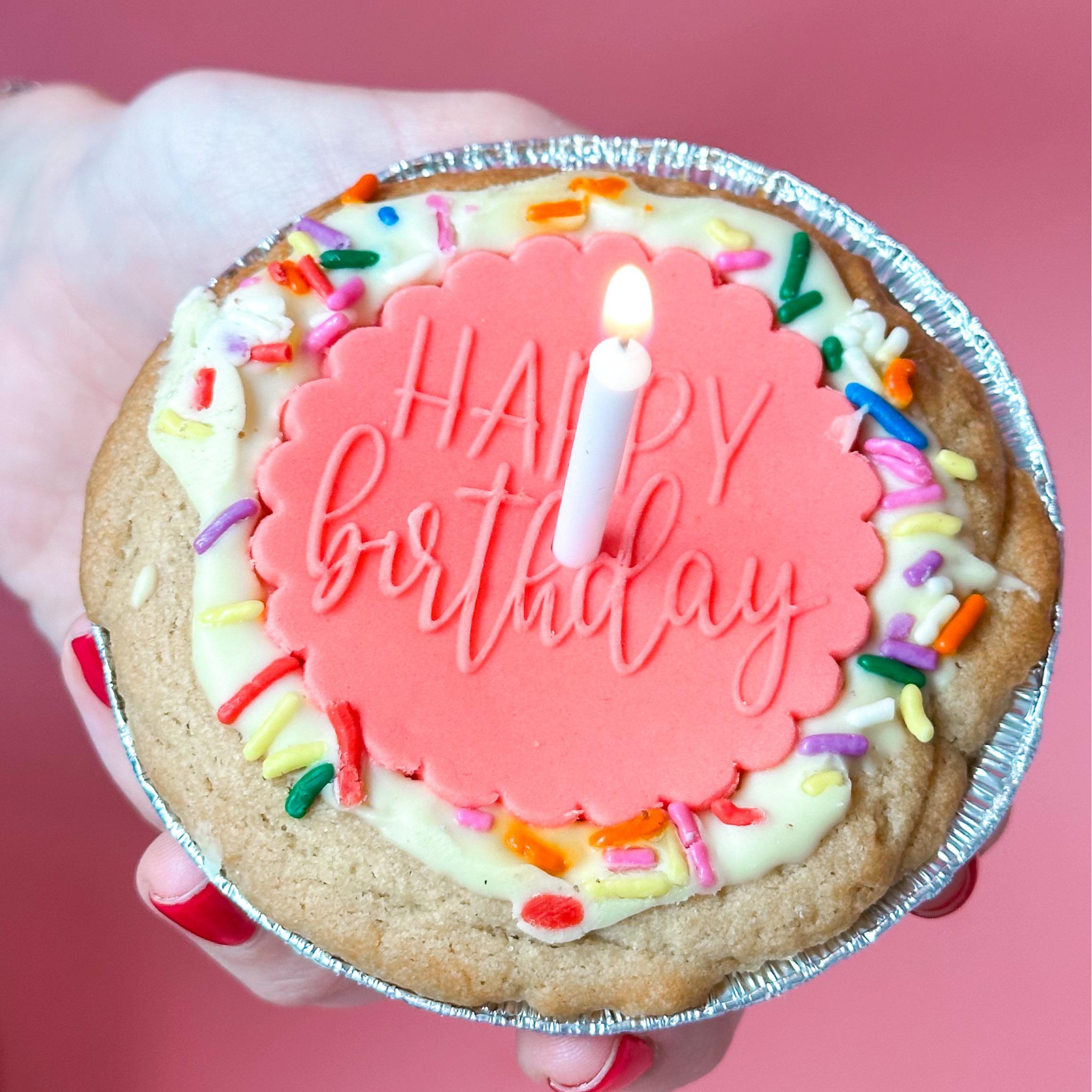 Funfetti Birthday Cookie Pie and Dinky Dunkers Box - Yumbles.com