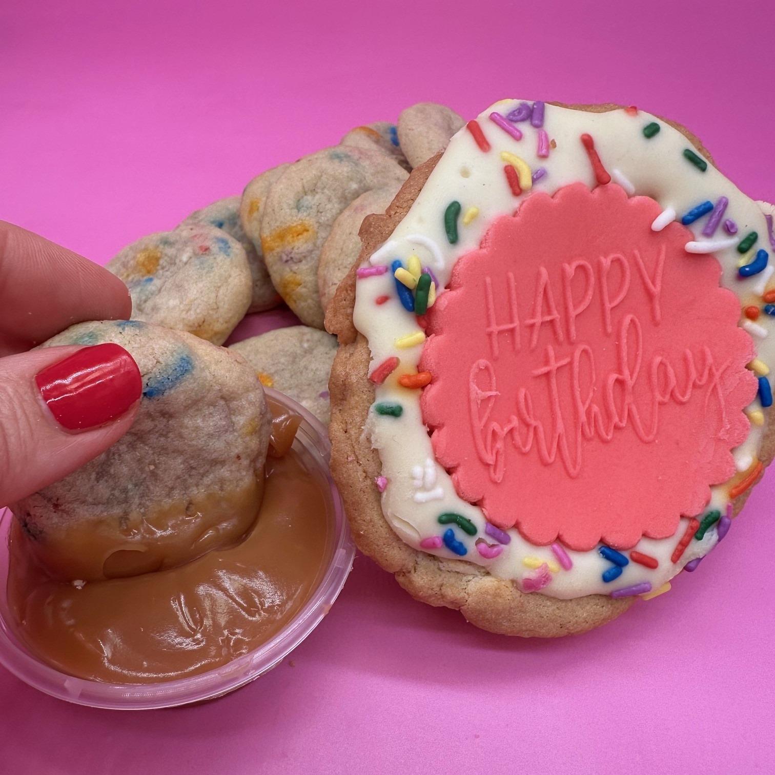 Funfetti Birthday Cookie Pie and Dinky Dunkers Box - Yumbles.com