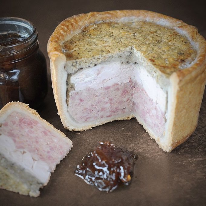 Huntsman Cutting Pork Pie 1.1KG - Yumbles.com