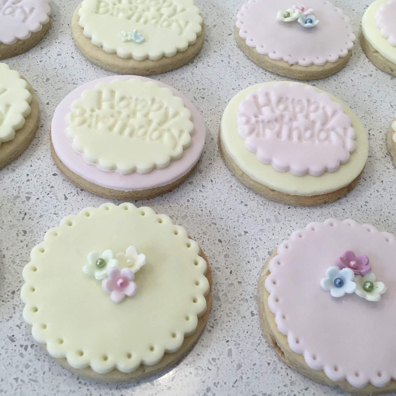Hand Decorated Personalised Vanilla Gift Biscuits - Yumbles.com