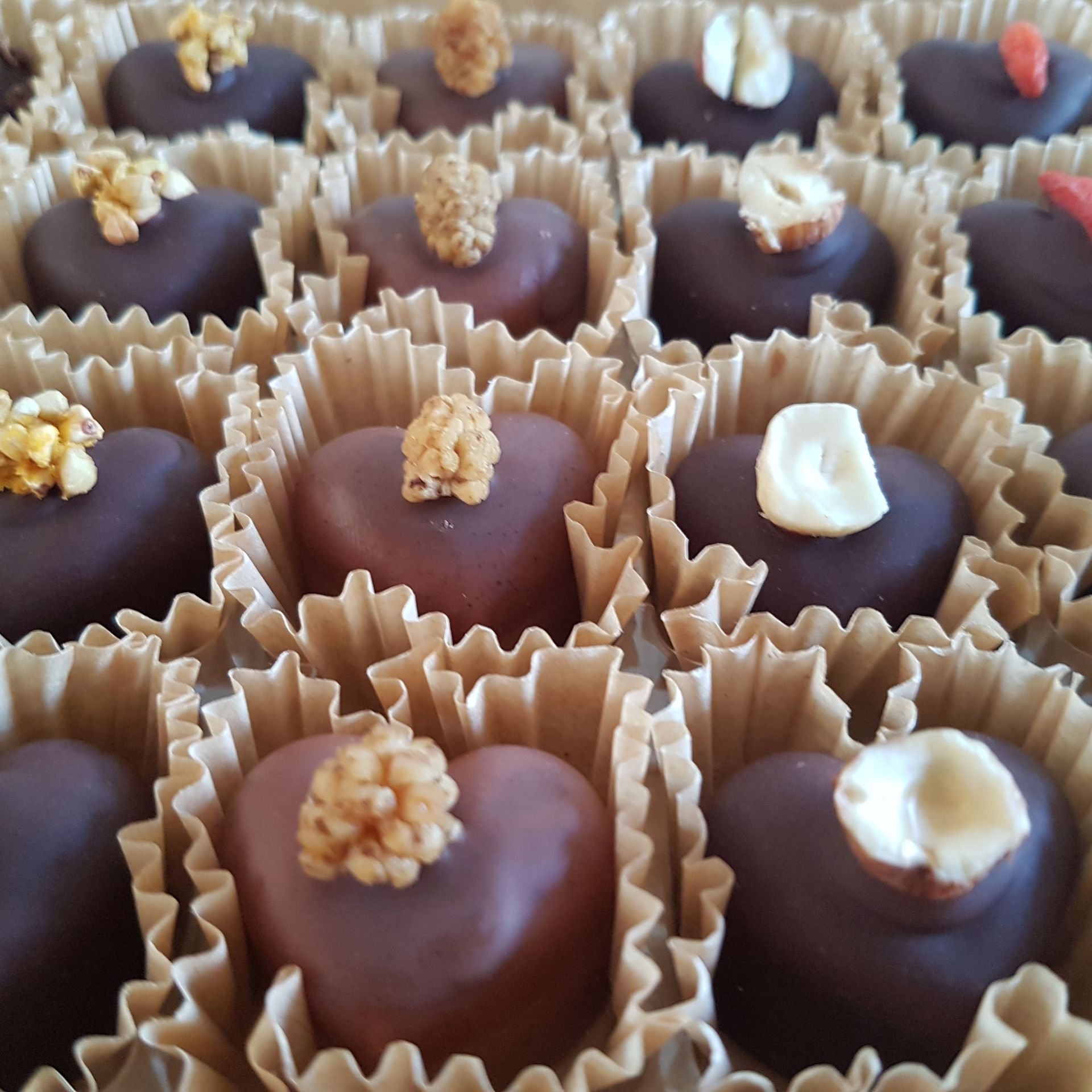 Mixed Box of Raw & Vegan Chocolate Truffles - Yumbles.com