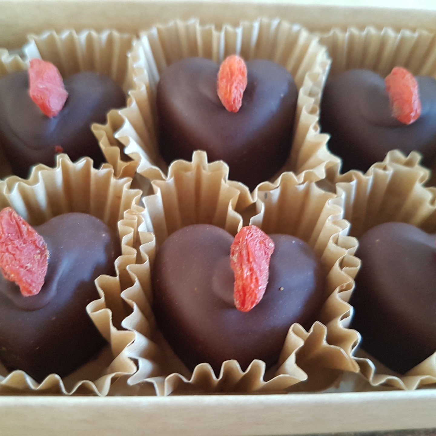 Mixed Box of Raw & Vegan Chocolate Truffles - Yumbles.com