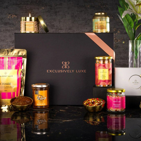 Mumtaz Eid Gift Hamper - Yumbles.com